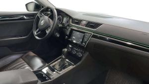 Melns Skoda SuperB 2016 Avižieniai, ar dzinēja tilpumu 2.00 L un nobraukumu 339 tūkst. km par 11300 €, foto 11 vietnē AUTOMOTO.COM.LV
