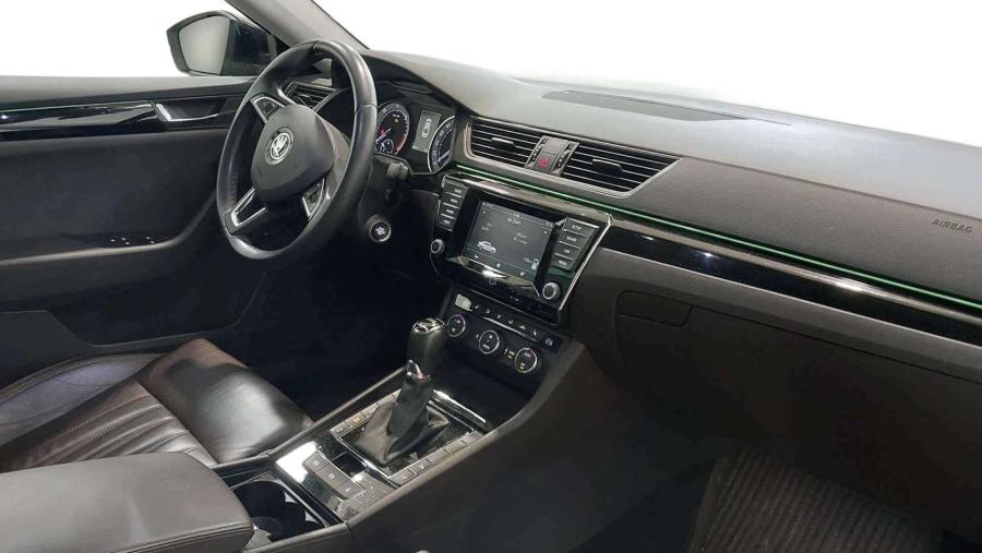 Melns Skoda SuperB 2016 Avižieniai, ar dzinēja tilpumu 2.00 L un nobraukumu 339 tūkst. km par 11300 €, foto 11 vietnē AUTOMOTO.COM.LV