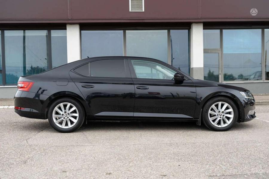 Black Skoda SuperB 2016 in Vilnius, with an engine capacity of 1.80 L and mileage of 190 thousand km for 13550 €, photo 3 on AUTOMOTO.COM.LV