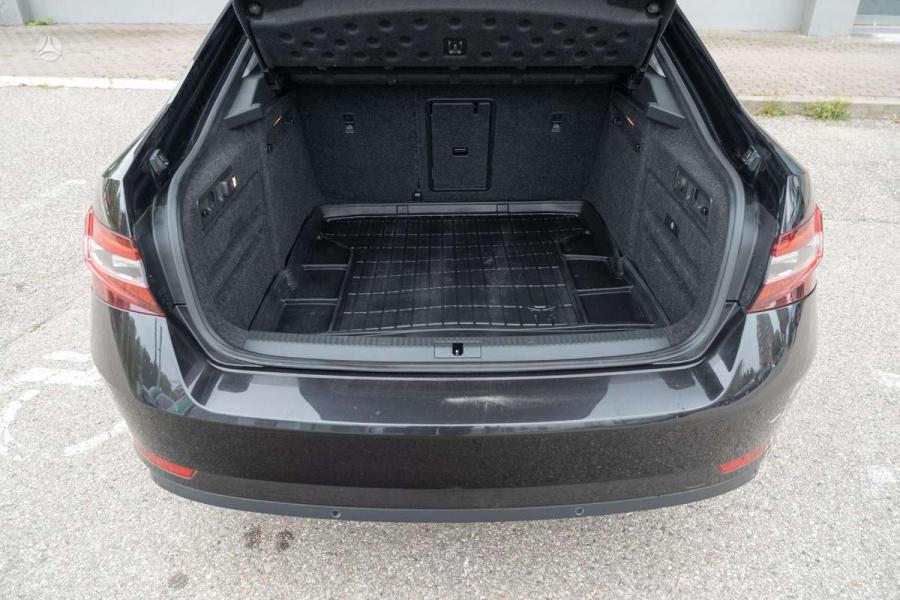 Black Skoda SuperB 2016 in Vilnius, with an engine capacity of 1.80 L and mileage of 190 thousand km for 13550 €, photo 15 on AUTOMOTO.COM.LV