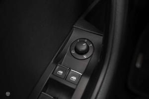 Black Skoda SuperB 2016 in Vilnius, with an engine capacity of 1.80 L and mileage of 190 thousand km for 13550 €, photo 25 on AUTOMOTO.COM.LV