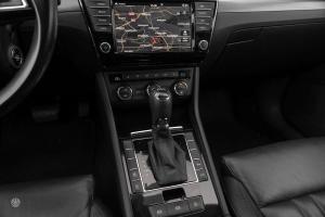 Black Skoda SuperB 2016 in Vilnius, with an engine capacity of 1.80 L and mileage of 190 thousand km for 13550 €, photo 26 on AUTOMOTO.COM.LV