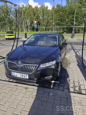 Melns Skoda SuperB 2016 Rīga, ar dzinēja tilpumu 2.00 L un nobraukumu 278 tūkst. km par 9500 €, foto 1 vietnē AUTOMOTO.COM.LV
