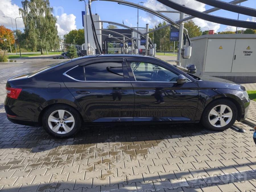 Melns Skoda SuperB 2016 Rīga, ar dzinēja tilpumu 2.00 L un nobraukumu 278 tūkst. km par 9500 €, foto 3 vietnē AUTOMOTO.COM.LV