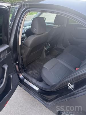 Black Skoda SuperB 2017 in Riga, with an engine capacity of 1.60 L and mileage of 335 thousand km for 10980 €, photo 8 on AUTOMOTO.COM.LV