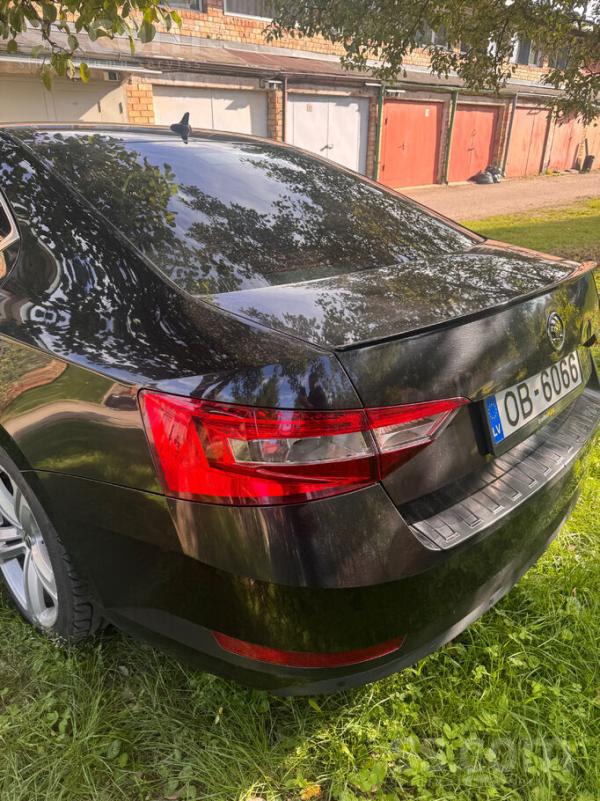 Skoda SuperB 2017 Rīga vietnē Melns Skoda SuperB 2017 Rīga, ar dzinēja tilpumu 1.60 L un nobraukumu 335 tūkst. km par 10980 €, foto 6 vietnē AUTOMOTO.COM.LV