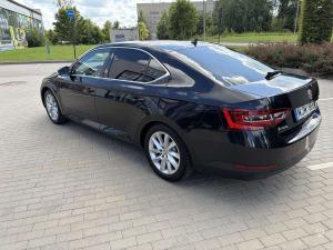 Black Skoda SuperB 2018 in Vilnius, with an engine capacity of 1.60 L and mileage of 221 thousand km for 10400 €, photo 5 on AUTOMOTO.COM.LV