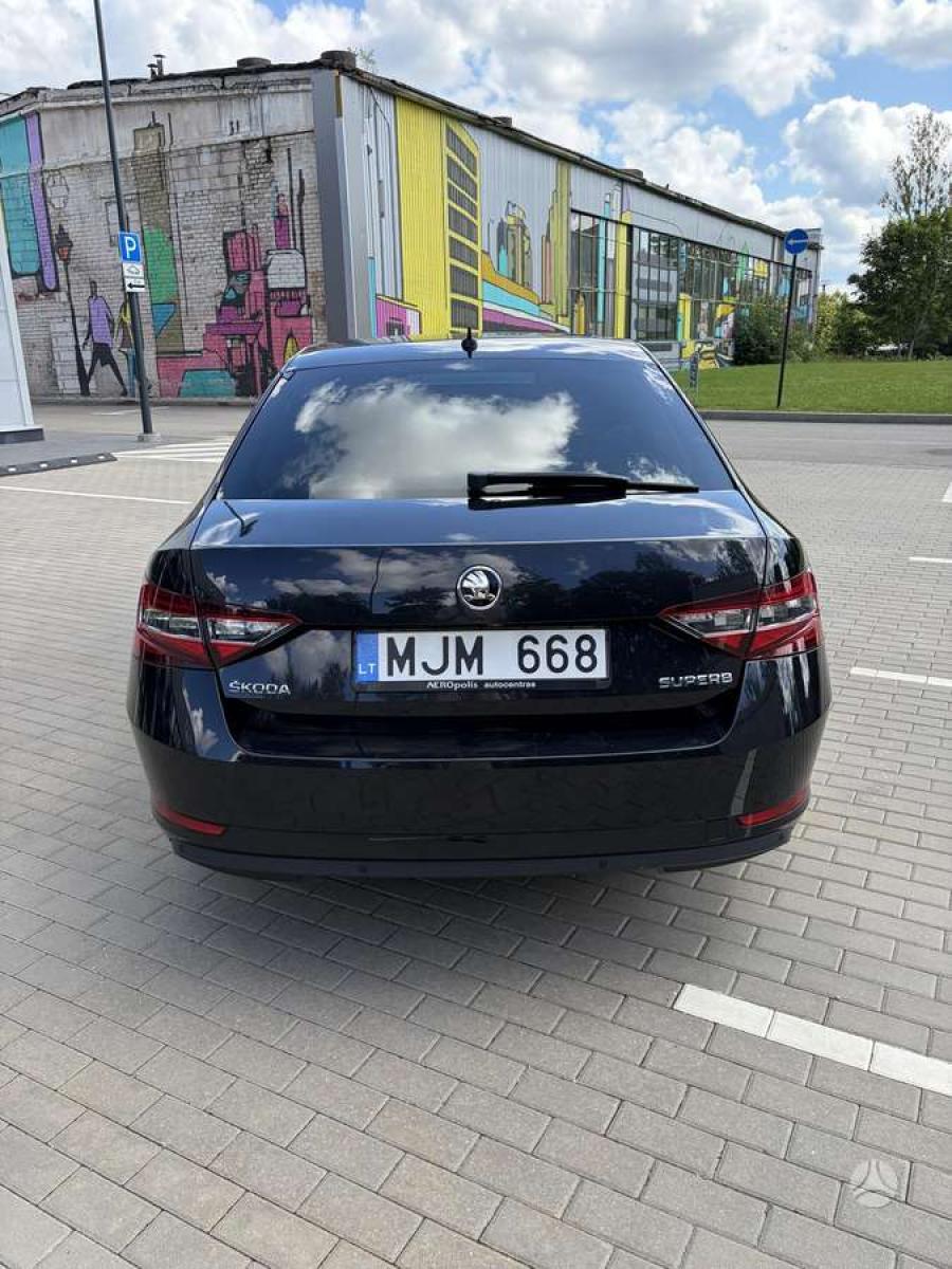 Black Skoda SuperB 2018 in Vilnius, with an engine capacity of 1.60 L and mileage of 221 thousand km for 10400 €, photo 7 on AUTOMOTO.COM.LV