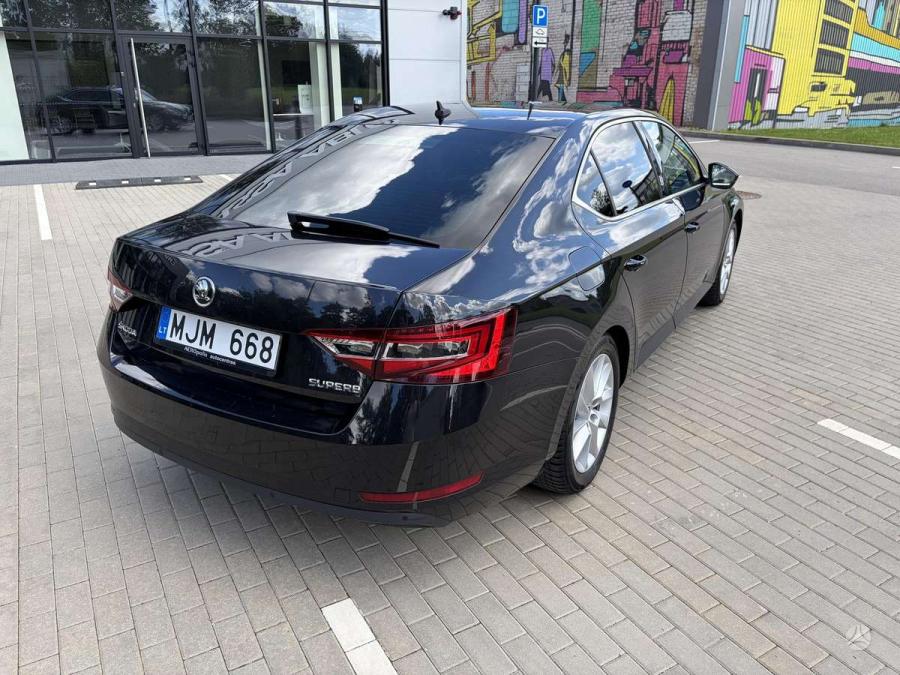 Black Skoda SuperB 2018 in Vilnius, with an engine capacity of 1.60 L and mileage of 221 thousand km for 10400 €, photo 8 on AUTOMOTO.COM.LV