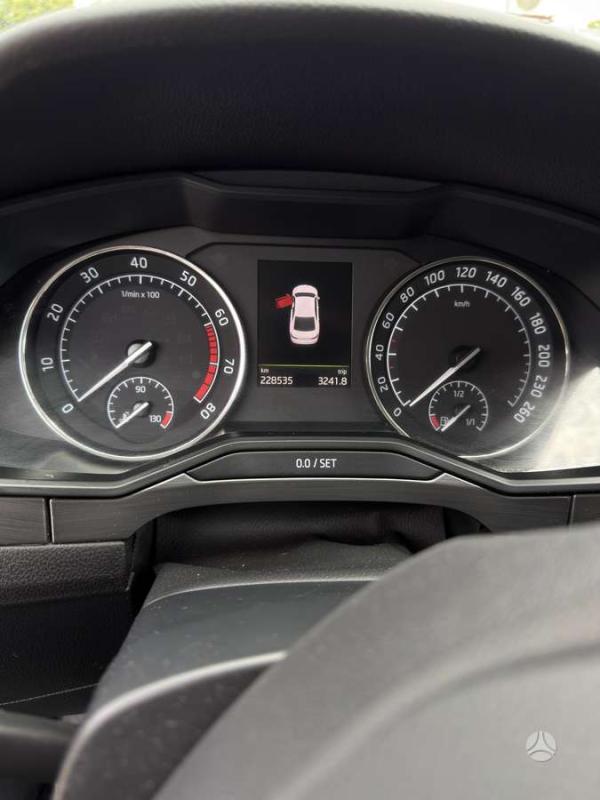 Melns Skoda SuperB 2018 Kauņa, ar dzinēja tilpumu 1.80 L un nobraukumu 229 tūkst. km par 9700 €, foto 10 vietnē AUTOMOTO.COM.LV