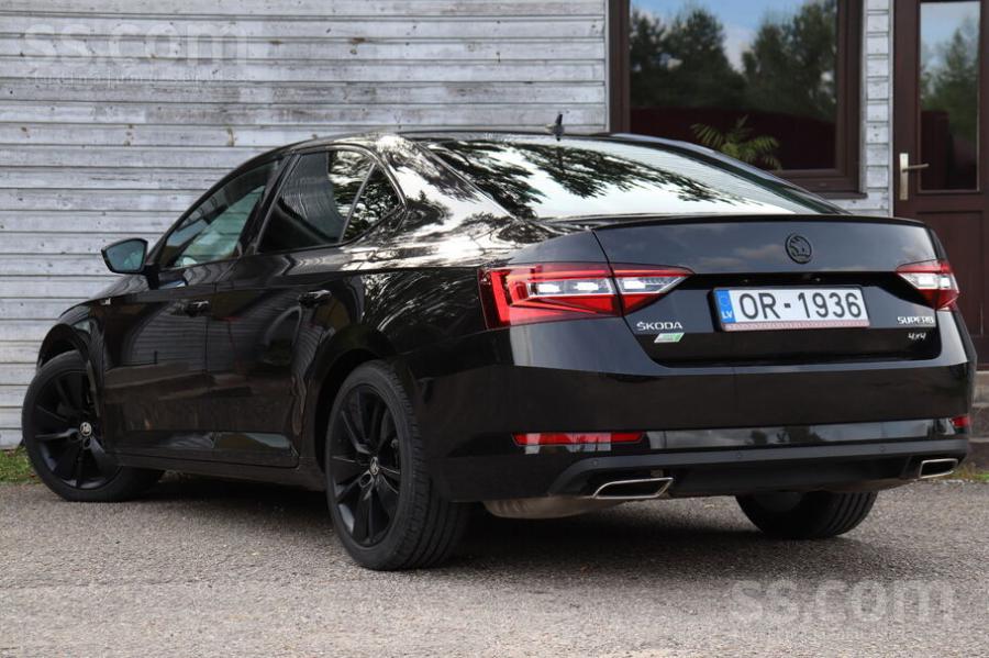 Black Skoda SuperB 2019 in Valmiera, with an engine capacity of 2.00 L and mileage of 140 thousand km for 21800 €, photo 5 on AUTOMOTO.COM.LV
