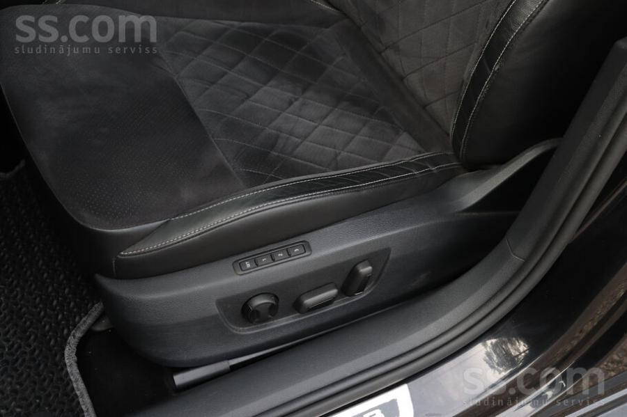 Black Skoda SuperB 2019 in Valmiera, with an engine capacity of 2.00 L and mileage of 140 thousand km for 21800 €, photo 31 on AUTOMOTO.COM.LV