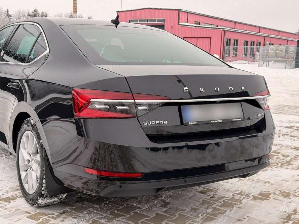 Black Skoda SuperB 2020 in Kaunas, with an engine capacity of 1.97 L and mileage of 300 thousand km for 16900 €, photo 5 on AUTOMOTO.COM.LV
