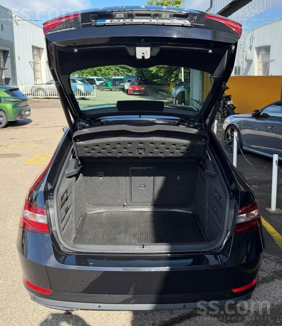 Melns Skoda SuperB 2020 Rīga, ar dzinēja tilpumu 1.50 L un nobraukumu 75 tūkst. km par 17500 €, foto 12 vietnē AUTOMOTO.COM.LV