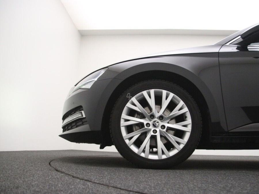 Black Skoda SuperB 2021 in Vilnius, with an engine capacity of 1.50 L and mileage of 169 thousand km for 18199 €, photo 28 on AUTOMOTO.COM.LV
