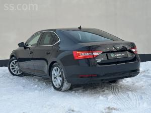 Black Skoda SuperB 2022 in Riga, with an engine capacity of 1.40 L and mileage of 77 thousand km for 19950 €, photo 6 on AUTOMOTO.COM.LV