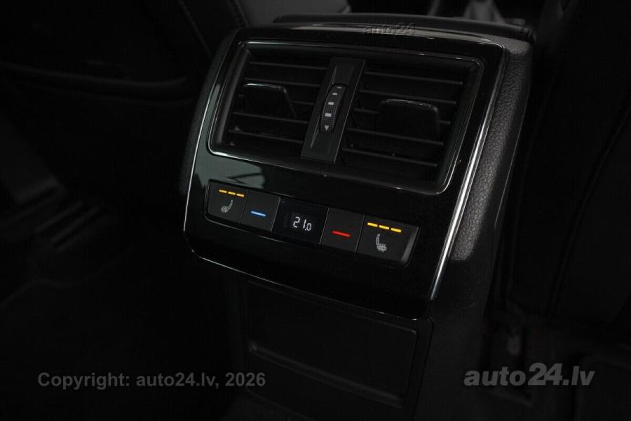 Black Skoda SuperB 2022 in Jelgava, with an engine capacity of 1.40 L and mileage of 123 thousand km for 24851 €, photo 12 on AUTOMOTO.COM.LV