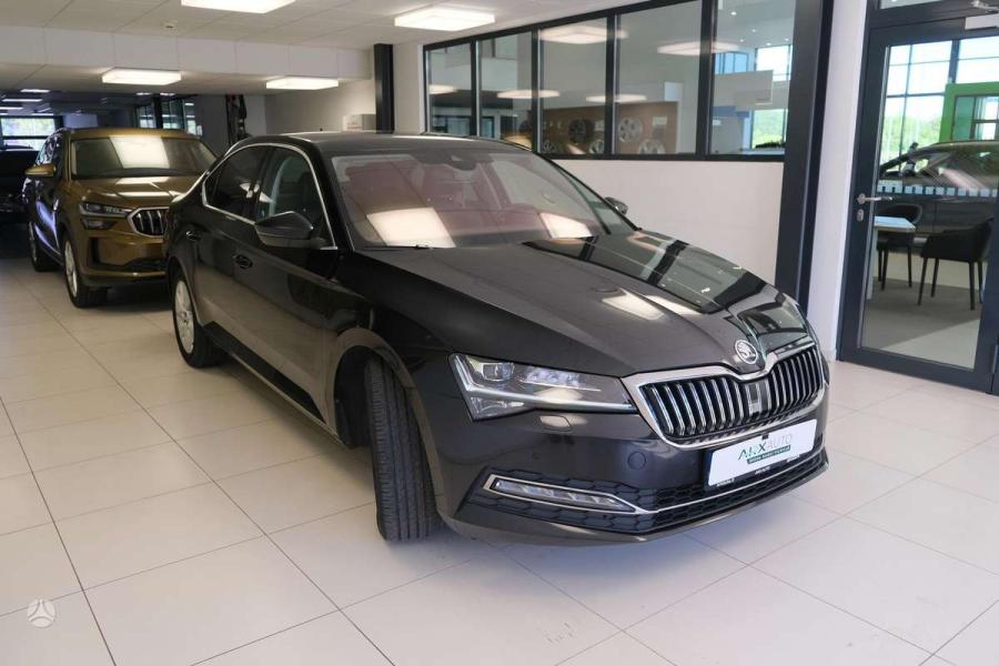 Black Skoda SuperB 2023 in Vilnius, with an engine capacity of 1.97 L and mileage of 55 thousand km for 26950 €, photo 4 on AUTOMOTO.COM.LV