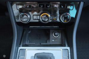 Black Skoda SuperB 2023 in Vilnius, with an engine capacity of 1.97 L and mileage of 55 thousand km for 26950 €, photo 17 on AUTOMOTO.COM.LV