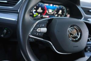 Black Skoda SuperB 2023 in Vilnius, with an engine capacity of 1.97 L and mileage of 55 thousand km for 26950 €, photo 19 on AUTOMOTO.COM.LV