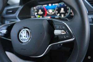 Black Skoda SuperB 2023 in Vilnius, with an engine capacity of 1.97 L and mileage of 55 thousand km for 26950 €, photo 20 on AUTOMOTO.COM.LV