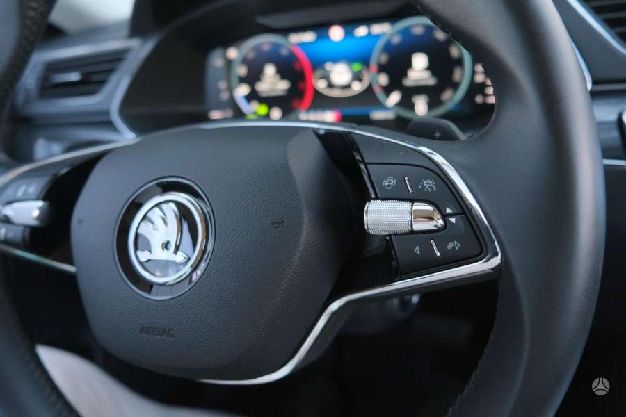 Black Skoda SuperB 2023 in Vilnius, with an engine capacity of 1.97 L and mileage of 55 thousand km for 26950 €, photo 20 on AUTOMOTO.COM.LV