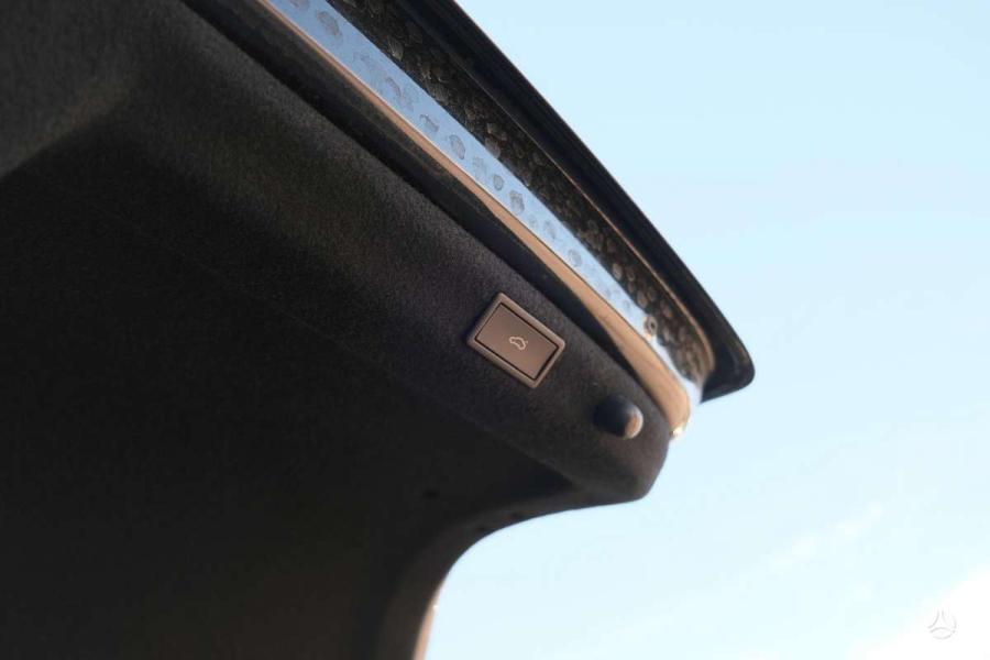 Black Skoda SuperB 2023 in Vilnius, with an engine capacity of 1.97 L and mileage of 55 thousand km for 26950 €, photo 28 on AUTOMOTO.COM.LV