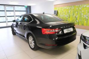 Melns Skoda SuperB 2023 Viļņa, ar dzinēja tilpumu 1.50 L un nobraukumu 128 tūkst. km par 21400 €, foto 5 vietnē AUTOMOTO.COM.LV