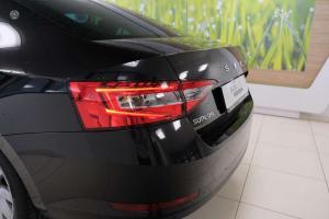 Melns Skoda SuperB 2023 Viļņa, ar dzinēja tilpumu 1.50 L un nobraukumu 107 tūkst. km par 21600 €, foto 30 vietnē AUTOMOTO.COM.LV
