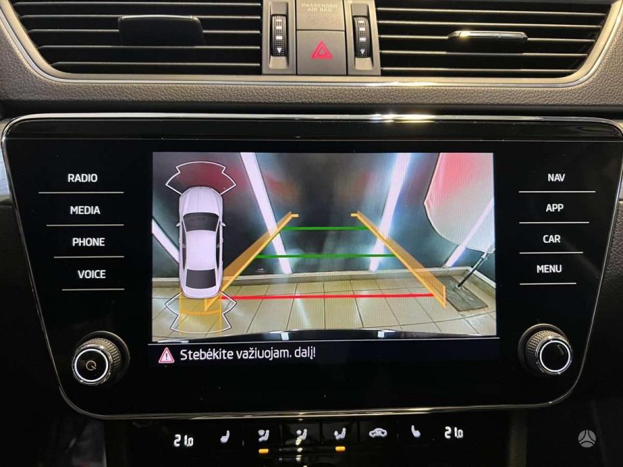 Melns Skoda SuperB 2024 Viļņa, ar dzinēja tilpumu 1.50 L un nobraukumu 49 tūkst. km par 23500 €, foto 17 vietnē AUTOMOTO.COM.LV