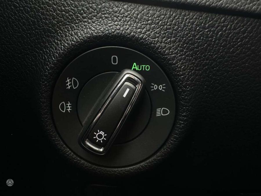 Melns Skoda SuperB 2024 Viļņa, ar dzinēja tilpumu 1.50 L un nobraukumu 49 tūkst. km par 23500 €, foto 21 vietnē AUTOMOTO.COM.LV