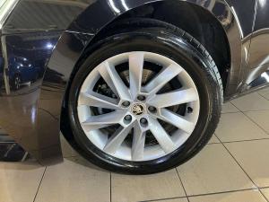 Melns Skoda SuperB 2024 Viļņa, ar dzinēja tilpumu 1.50 L un nobraukumu 49 tūkst. km par 23500 €, foto 26 vietnē AUTOMOTO.COM.LV