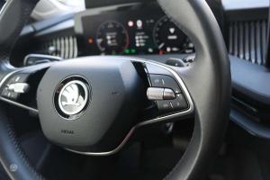 Черный Шкода Суперб 2024 в Вильнюс, объемом двигателя 1.50 л и пробегом 53 тыс. км за 25400 €, фото 17 на AUTOMOTO.COM.LV