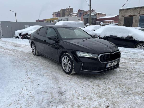 Black Skoda SuperB 2025 in Kaunas, with an engine capacity of 1.50 L and mileage of 55 thousand km for 16400 €, photo 2 on AUTOMOTO.COM.LV
