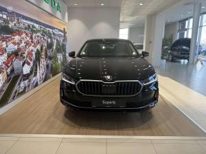 Melns Skoda SuperB 2026 Klaipėda, ar dzinēja tilpumu 1.50 L un nobraukumu 10 tūkst. km par 35800 €, foto 2 vietnē AUTOMOTO.COM.LV