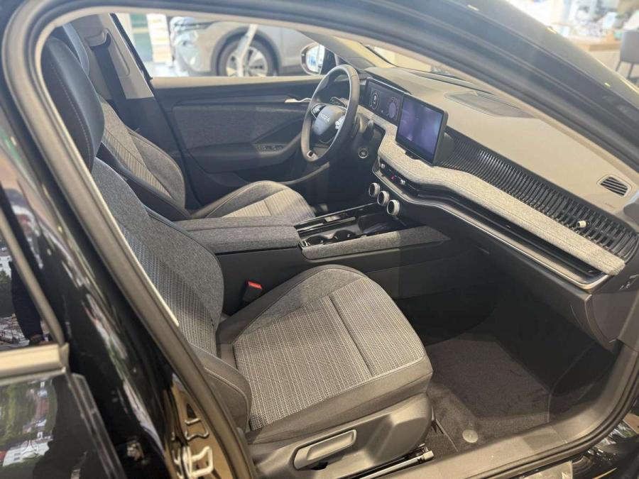 Melns Skoda SuperB 2026 Klaipėda, ar dzinēja tilpumu 1.50 L un nobraukumu 10 tūkst. km par 35800 €, foto 11 vietnē AUTOMOTO.COM.LV