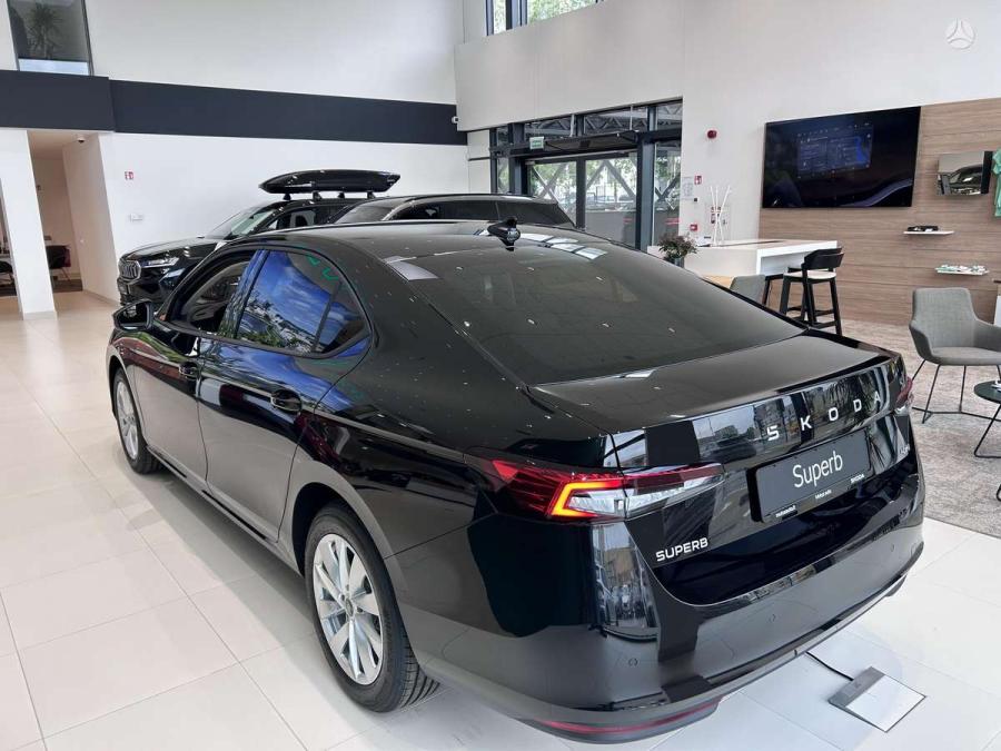 Melns Skoda SuperB 2026 Viļņa, ar dzinēja tilpumu 1.97 L un nobraukumu 0 tūkst. km par 45240 €, foto 6 vietnē AUTOMOTO.COM.LV