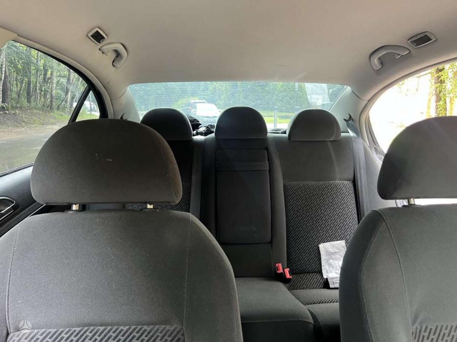 Black Skoda SuperB 2004 in Vilnius, with an engine capacity of 1.90 L and mileage of 342 thousand km for 1000 €, photo 7 on AUTOMOTO.COM.LV