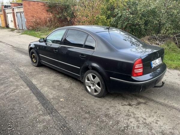 Melns Skoda SuperB 2004 Panevēža, ar dzinēja tilpumu 2.50 L un nobraukumu 300 tūkst. km par 500 €, foto 6 vietnē AUTOMOTO.COM.LV