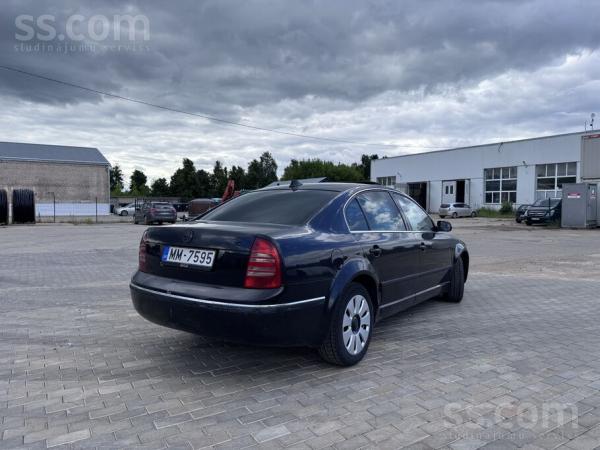 Melns Skoda SuperB 2005 Daugavpils, ar dzinēja tilpumu 1.90 L un nobraukumu 289 tūkst. km par 1300 €, foto 3 vietnē AUTOMOTO.COM.LV