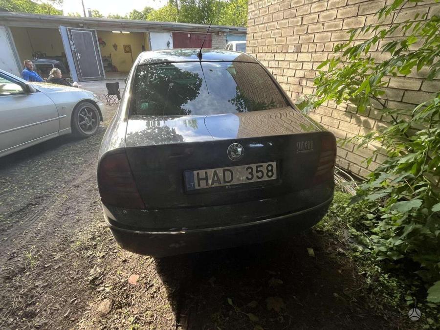 Melns Skoda SuperB 2005 Klaipėda, ar dzinēja tilpumu 2.50 L un nobraukumu 451 tūkst. km par 1399 €, foto 3 vietnē AUTOMOTO.COM.LV