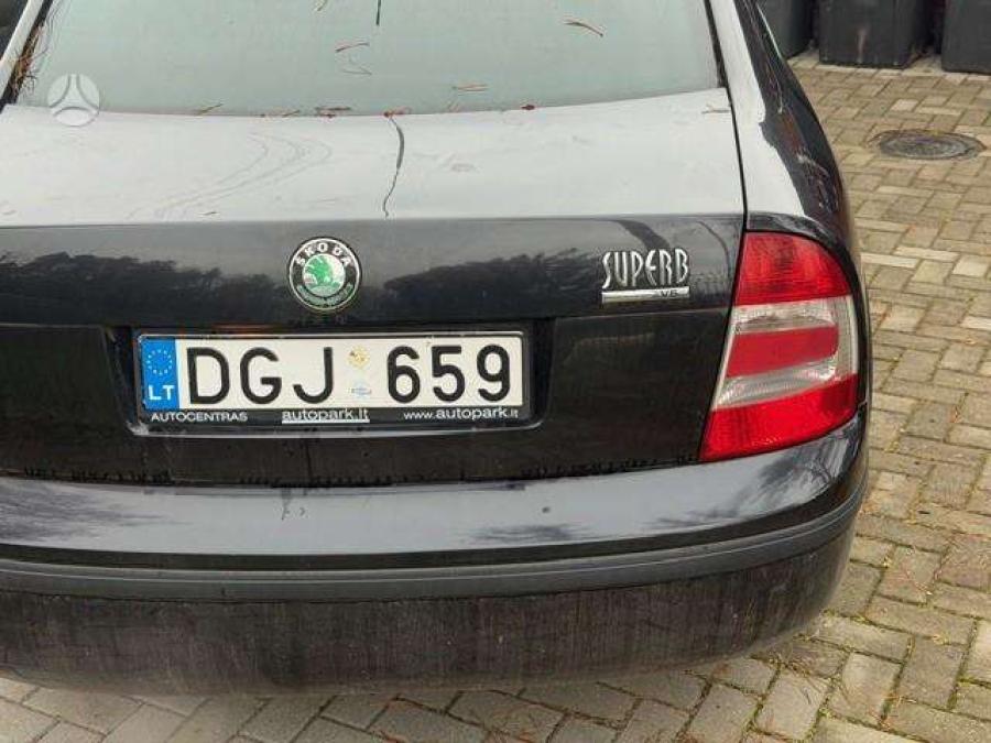 Black Skoda SuperB 2007 in Vilnius, with an engine capacity of 2.77 L and mileage of 126 thousand km for 2350 €, photo 14 on AUTOMOTO.COM.LV