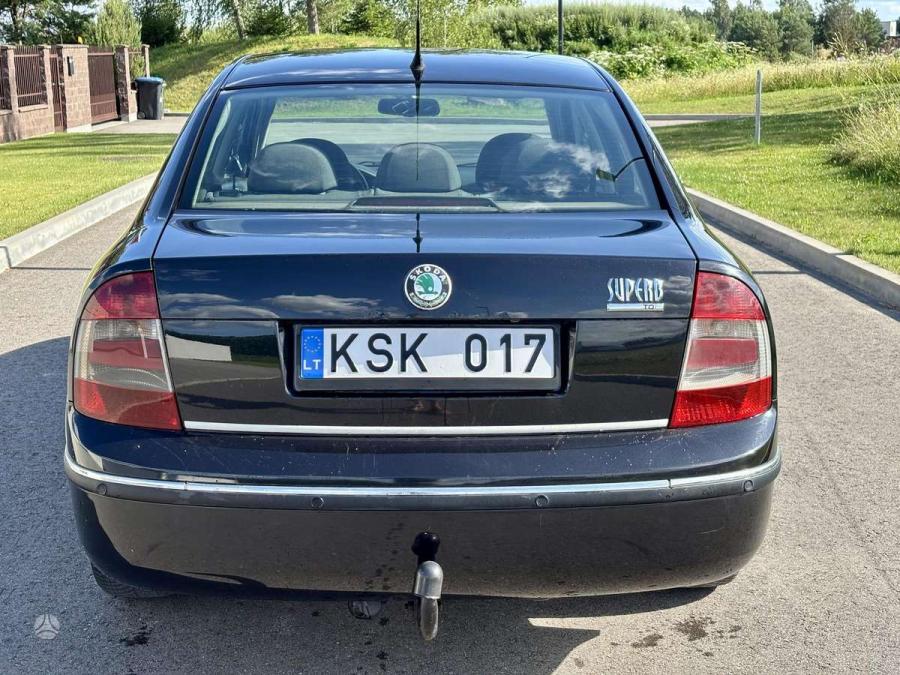 Black Skoda SuperB 2007 in Vilnius, with an engine capacity of 1.97 L and mileage of 265 thousand km for 2500 €, photo 5 on AUTOMOTO.COM.LV