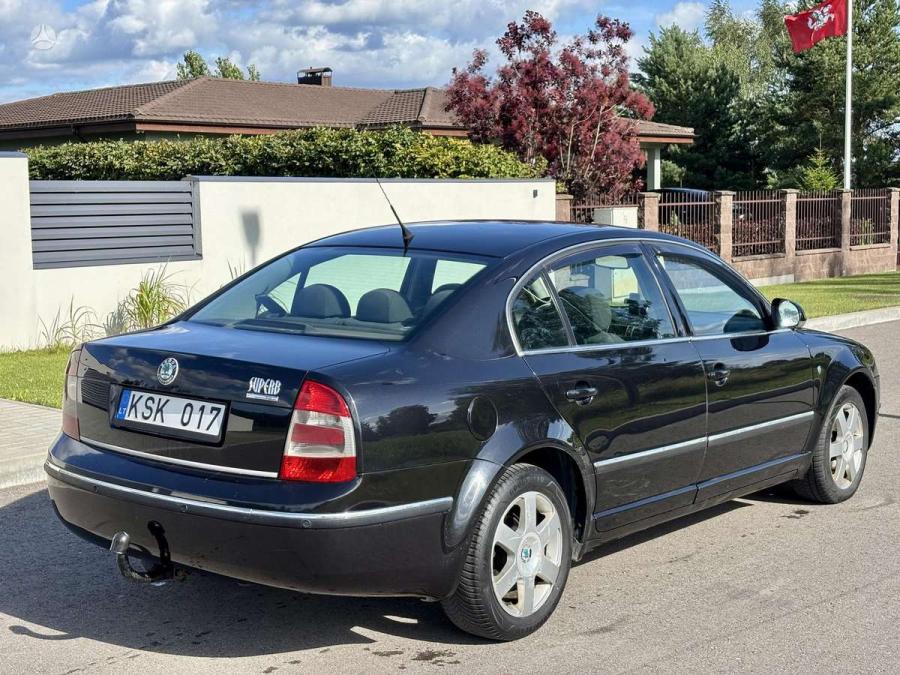 Black Skoda SuperB 2007 in Vilnius, with an engine capacity of 1.97 L and mileage of 265 thousand km for 2500 €, photo 6 on AUTOMOTO.COM.LV