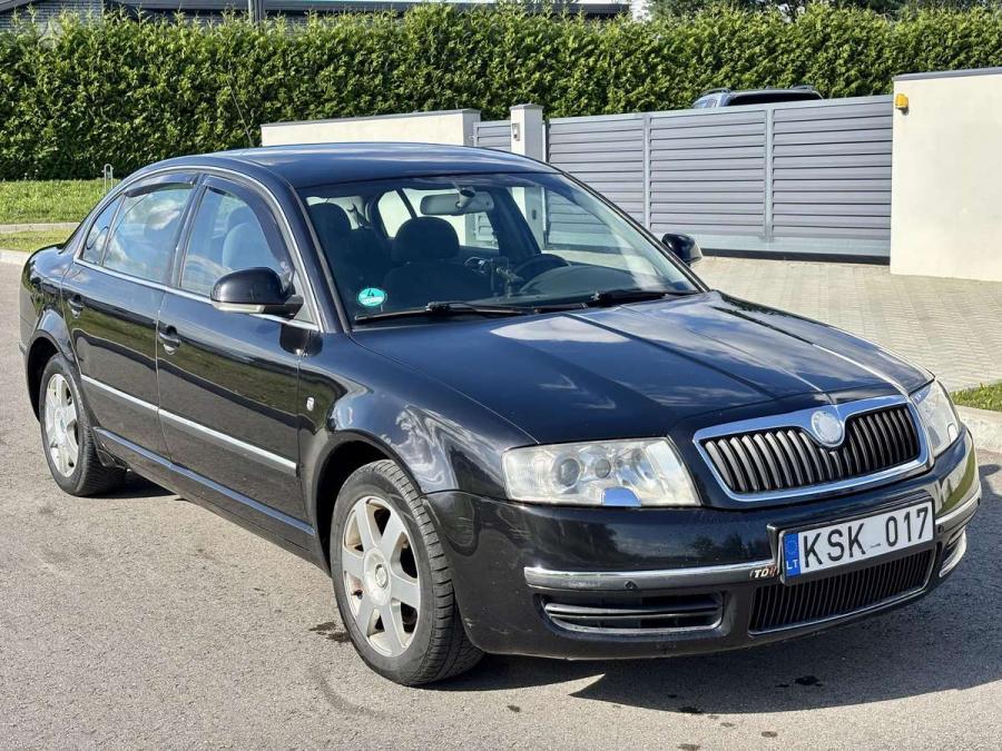 Black Skoda SuperB 2007 in Vilnius, with an engine capacity of 1.97 L and mileage of 265 thousand km for 2500 €, photo 8 on AUTOMOTO.COM.LV