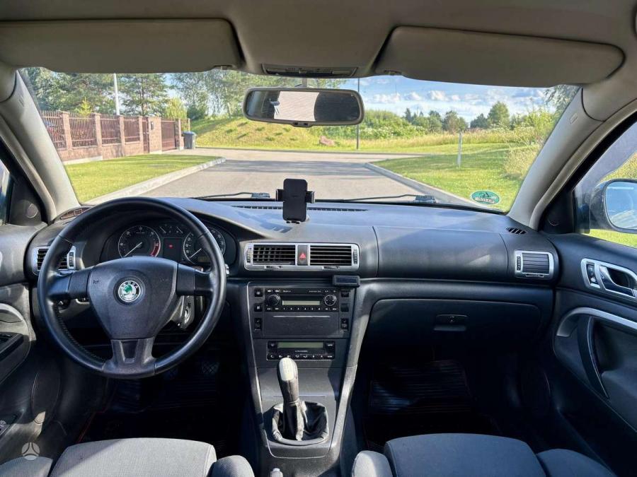 Black Skoda SuperB 2007 in Vilnius, with an engine capacity of 1.97 L and mileage of 265 thousand km for 2500 €, photo 10 on AUTOMOTO.COM.LV