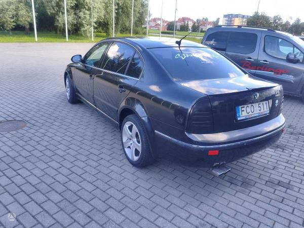 Melns Skoda SuperB 2007 Šauļi, ar dzinēja tilpumu 2.50 L un nobraukumu 370 tūkst. km par 1050 €, foto 4 vietnē AUTOMOTO.COM.LV