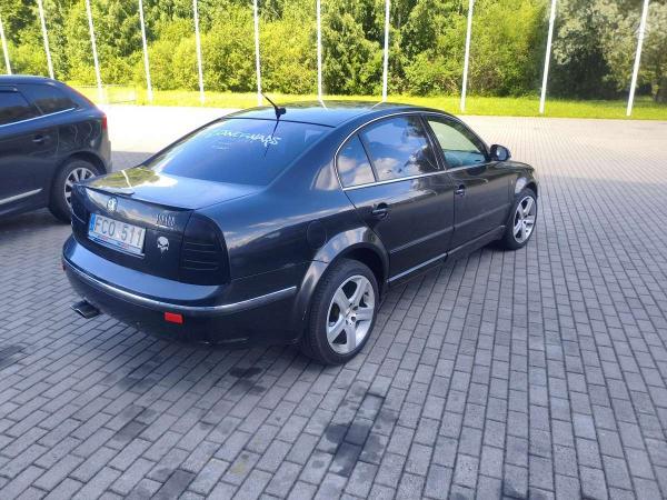 Melns Skoda SuperB 2007 Šauļi, ar dzinēja tilpumu 2.50 L un nobraukumu 370 tūkst. km par 1050 €, foto 5 vietnē AUTOMOTO.COM.LV