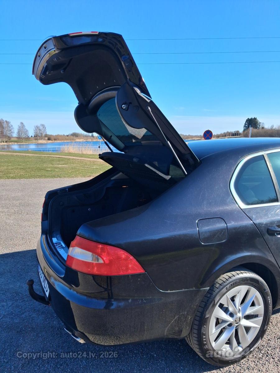 Black Skoda SuperB 2008 in Tallinn, with an engine capacity of 3.60 L and mileage of 231 thousand km for 4500 €, photo 6 on AUTOMOTO.COM.LV