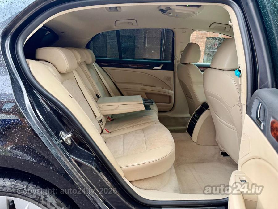 Black Skoda SuperB 2008 in Tallinn, with an engine capacity of 3.60 L and mileage of 232 thousand km for 4999 €, photo 19 on AUTOMOTO.COM.LV